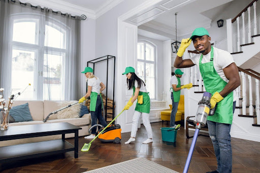 What Does a Top-to-Bottom Cleaning Service Include?